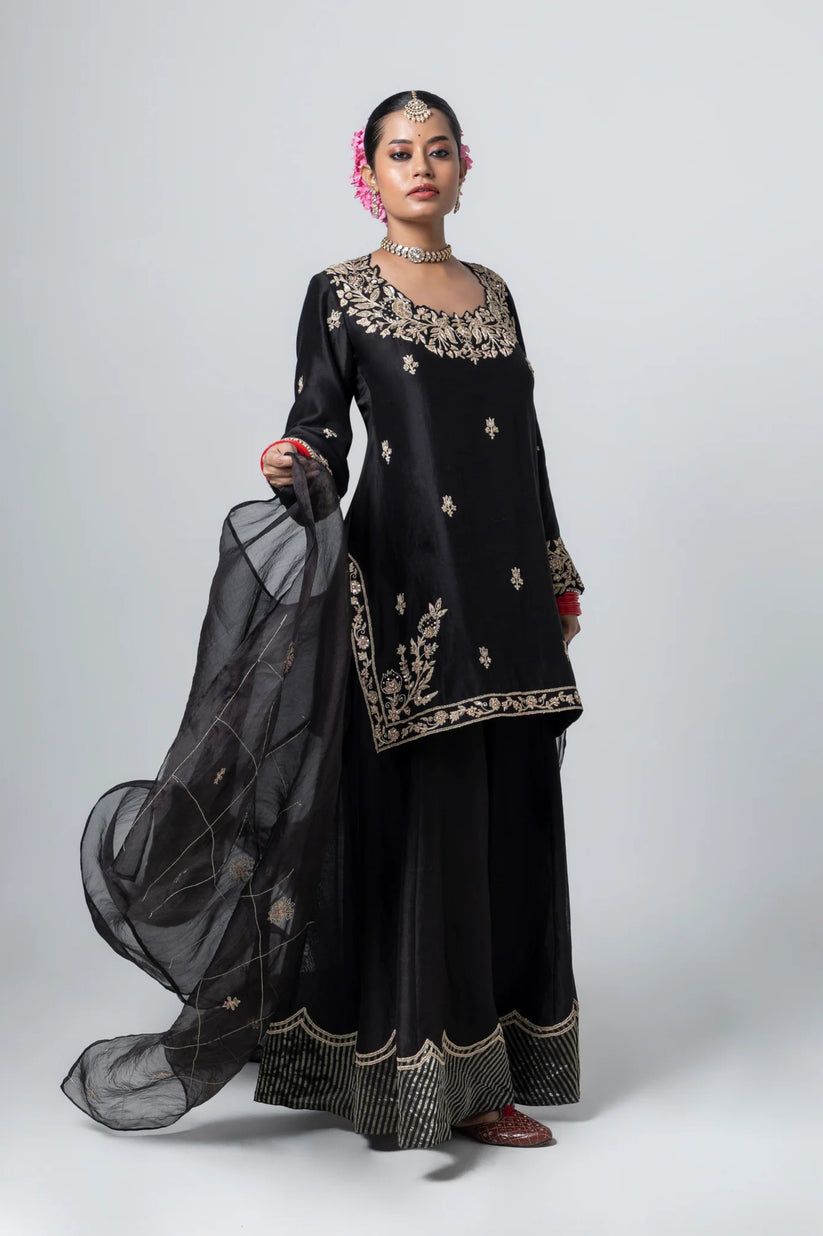 Ridwaan Embroidered Kurta Set – Pants And Pajamas