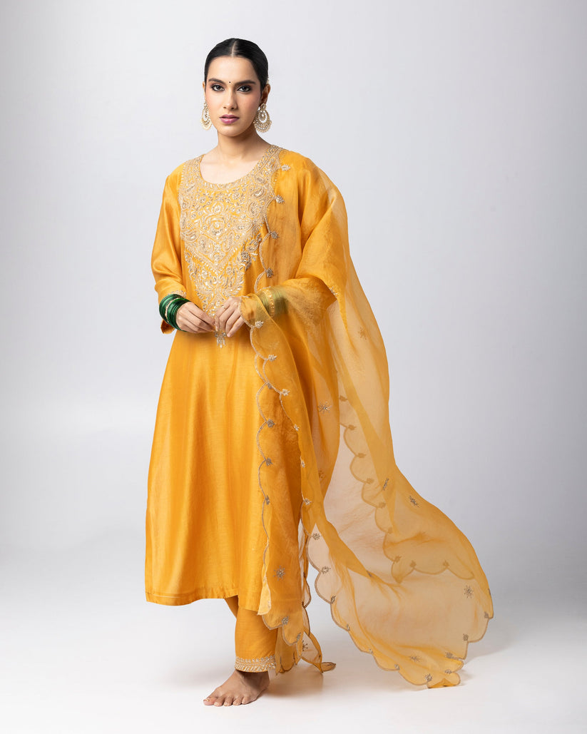 Aleha Embroidered Kurta Set – Pants And Pajamas